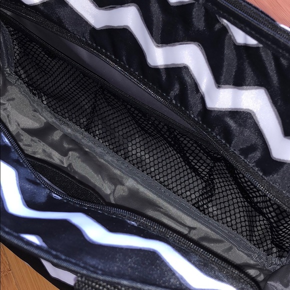 thirty-one | Bags | Nwot Thirtyone True Beauty Bag Set Black Chevron ...